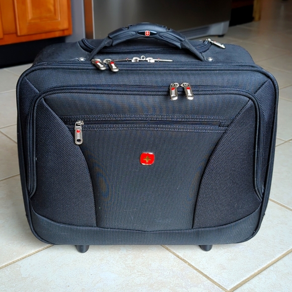 SwissGear | Bags | Swissgear By Wenger Rolling Laptop Bag | Poshmark